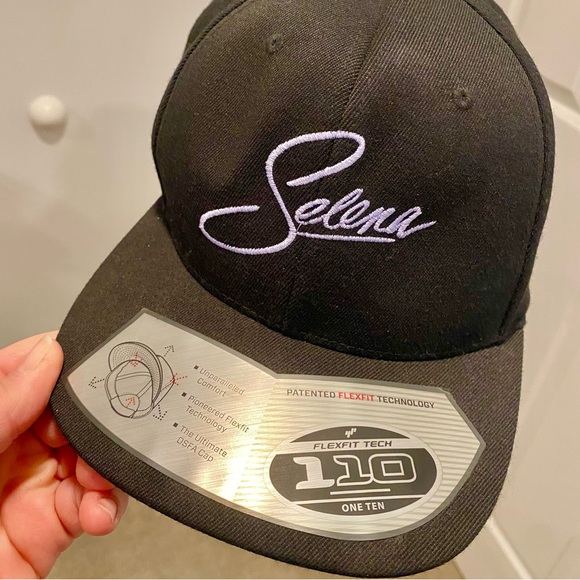 Selena Quintanilla | Other | Selena Q Baseball Cap From Museum Gift ...
